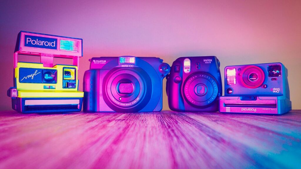 Polaroid Cameras: Essential Gear for Instant Photo Enthusiasts ...